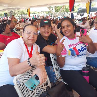 Presidente Maduro juramentó el Gran Movimiento de Movimientos «Josefa ...
